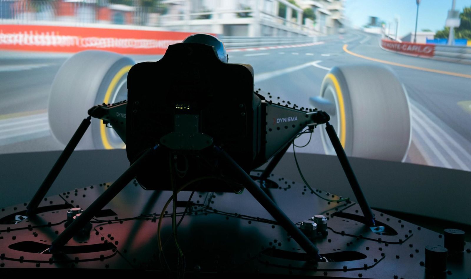 Canopy in the Dynisma DiL | Michelin Simulation Services